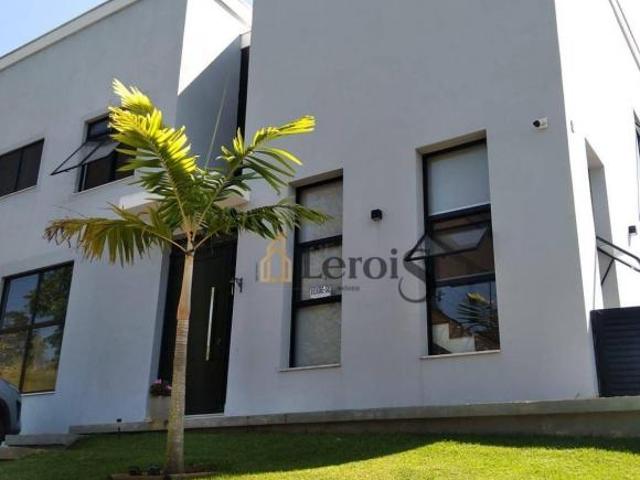 Casa com 2 dormitórios à venda, 248 m² por R$ 1.950.000,00 Condomínio Campos de Santo Antônio II