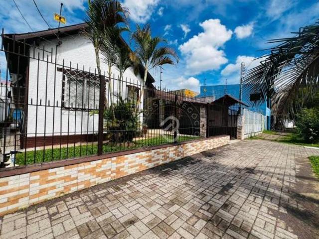 Casa com 2 dormitórios à venda, 240 m² por R$ 694.000 Centro São Leopoldo/RS