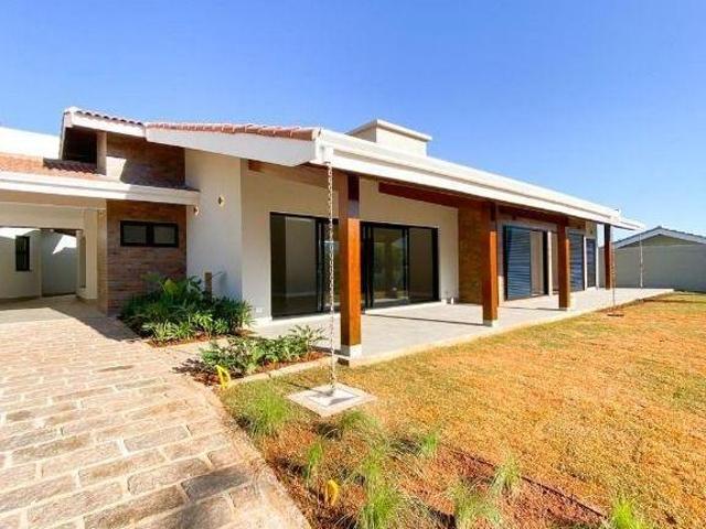 Casa com 2 dormitórios à venda, 300 m² por R$ 2.850.000,00 Condomínio Flamboyant Atibaia/SP