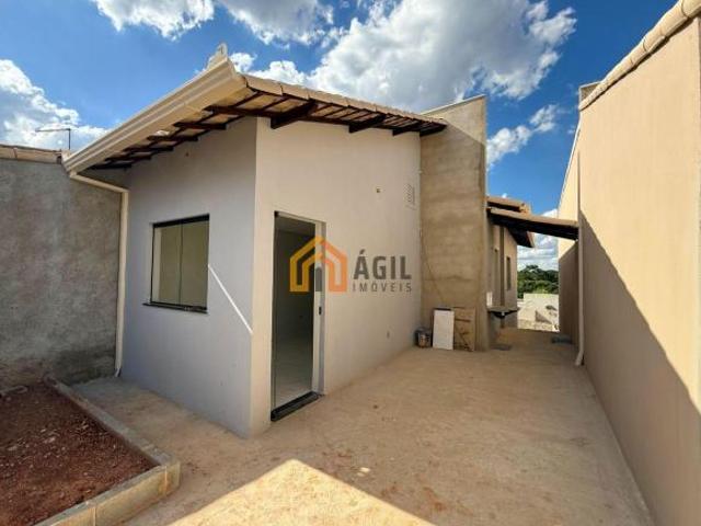 Casa com 2 dormitórios à venda, 58 m² por R$ 319.950 Pousada das Rosas São Joaquim de Bicas/MG