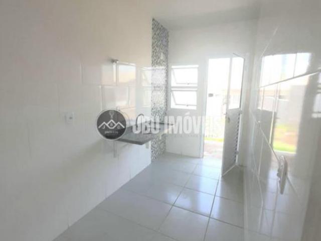 Casa com 2 dormitórios à venda, 64m² por R$ 300.000 Condomínio Village Golden B