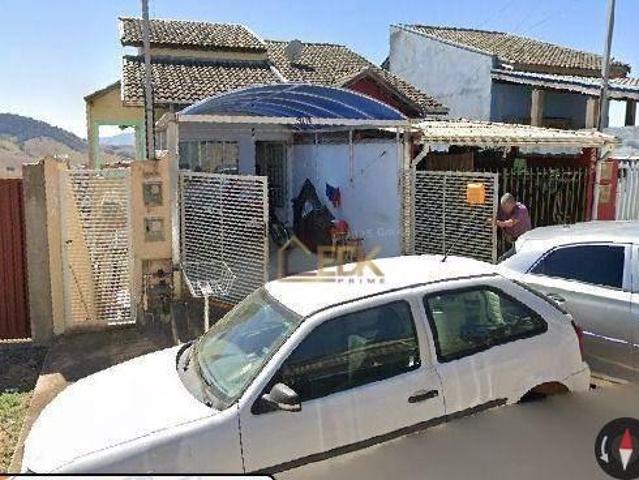 Casa com 2 dormitórios à venda, 70 m² por R$ 181.000,00 Residencial Paraíso Paraisópolis/MG