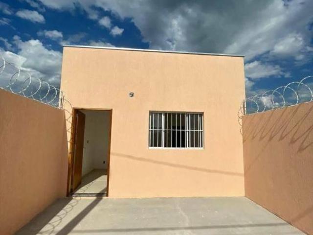Casa com 2 dormitórios à venda, 73 m² por R$ 225.000,00 Residencial E Comercial Portal dos Eucalip