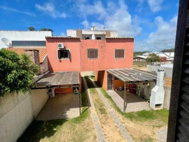 Casa com 2 dormitórios à venda, 80 m² por R$ 350.000,00 Cassino Rio Grande/RS