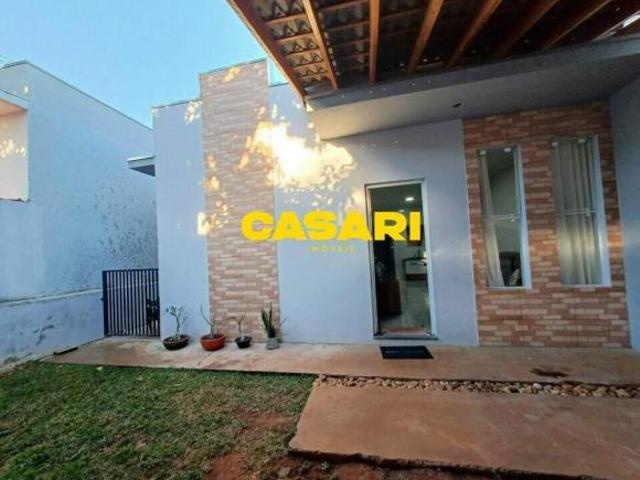 Casa com 2 dormitórios à venda, 82 m² por R$ 350.000,00 Residencial Água Branc