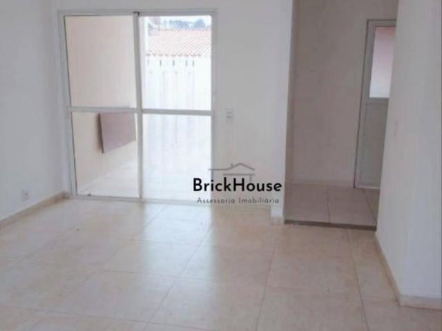 Casa com 2 dormitórios à venda, 84 m² por R$ 690.000,00 Taboão São Roque/SP