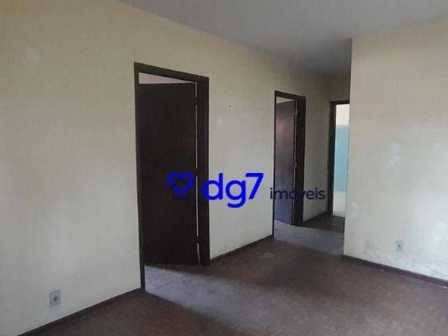 Casa com 2 dormitórios à venda, 95 m² de área construída, em terreno de 250 m²