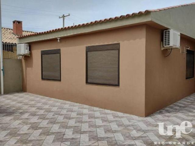 Casa com 2 dormitórios à venda, 98 m² por R$ 320.000,00 Lagoa Rio Grande/RS