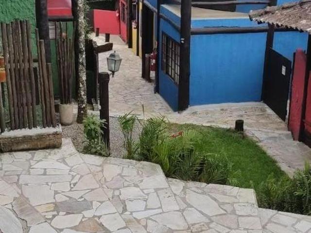Casa com 2 dormitórios a venda ou locação anual em Cambury lado praia