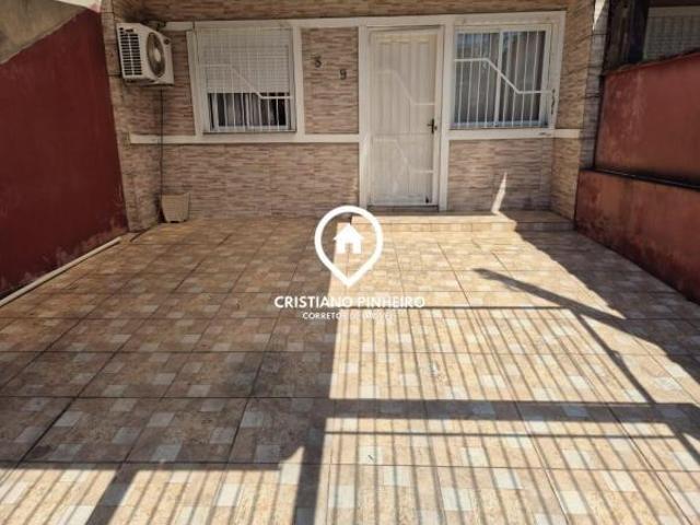 Casa com 2 dormitórios à venda no bairro Moradas do Bosque Cachoeirinha/RS