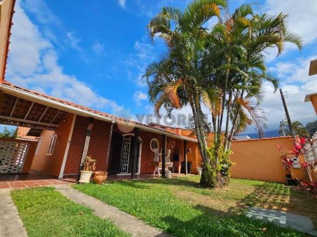 Casa com 2 dormitórios à venda, no Massaguaçu Caraguatatuba/SP