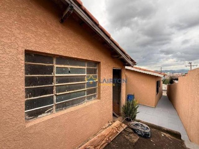 Casa com 2 dormitórios à venda por R$ 550.000 Jardim Alvinópolis Atibaia/SP