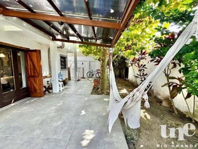 Casa com 2 dormitórios à venda por R$ 950.000 Cassino Rio Grande/RS