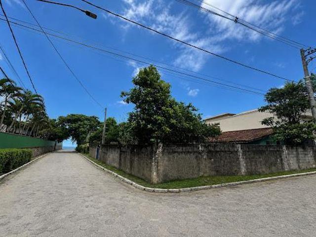 Casa com 2 dormitórios à venda, terreno plano a 50 metros da Praia do Paúba São Sebastião/SP