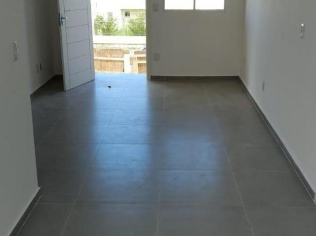 Casa com 2 dormitórios, bairro Hípica