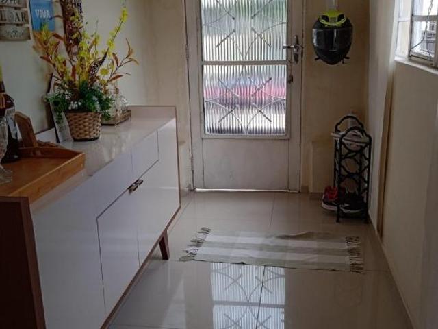 CASA COM 2 DORMITÓRIOS, COM CASAS NO FUNDO NO METRO PRAÇA DA ARVORE !