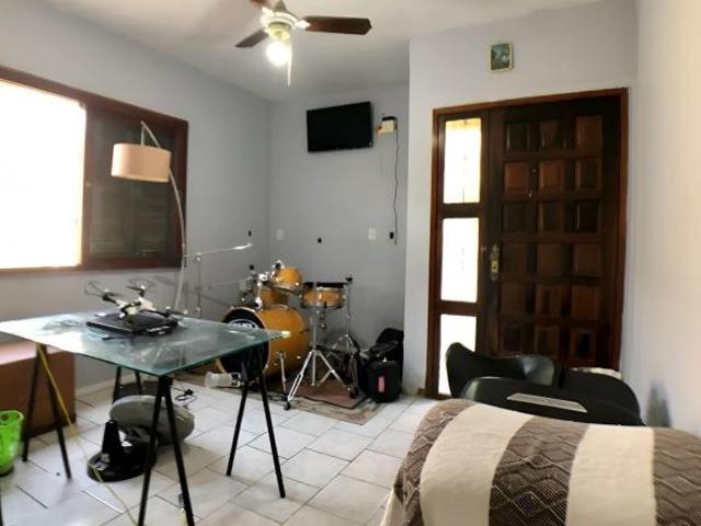 Casa com 2 dormitórios e 150m², no Bairro Jardim Sabará