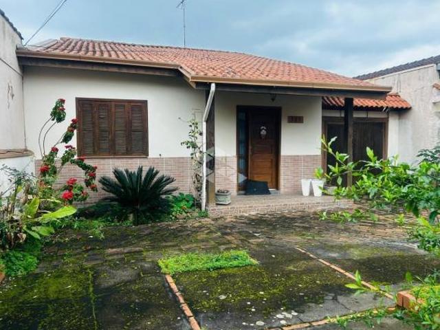 Casa com 2 dormitórios e 2 vagas de garagem, Nossa Senhora das Graças Canoas