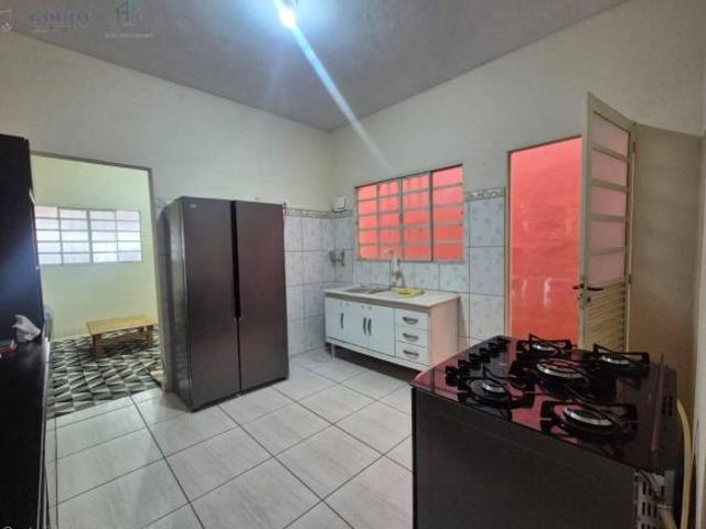 Casa com 2 Dormitórios e Garagem para 2 Carros