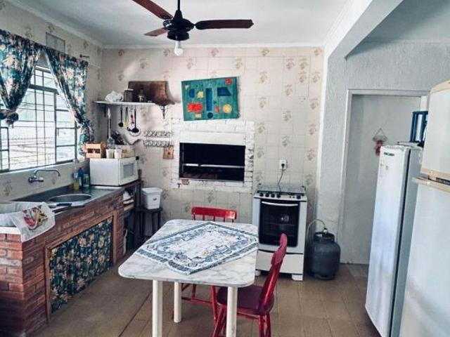 Casa com 2 dormitórios e edícula nos fundos no Bairro Nonoai