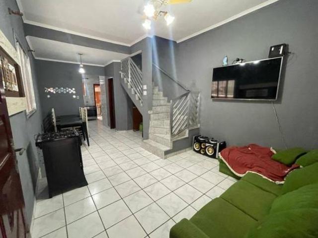 Casa com 2 Dormitórios e Suíte na Guilhermina