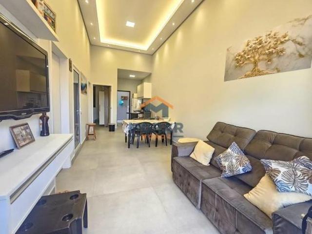 Casa com 2 dormitórios e Piscina