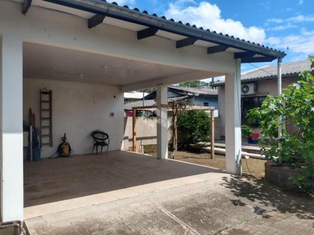 Casa com 2 dormitorios e piscina próximo à GM