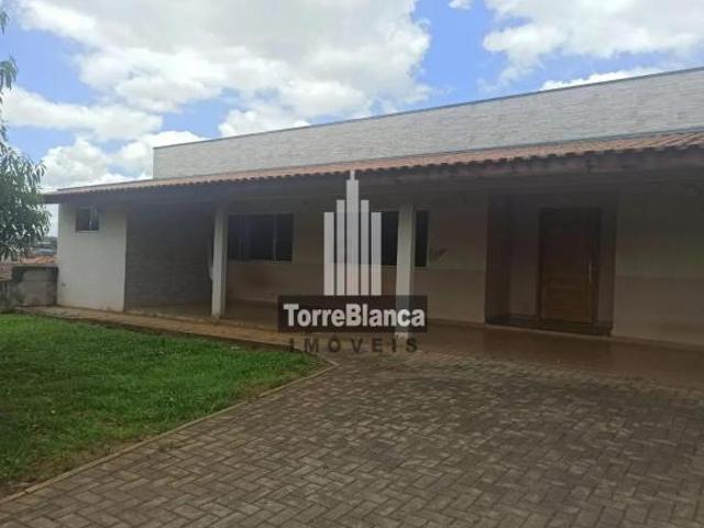 Casa com 2 dormitórios e terreno com 712m2 à venda