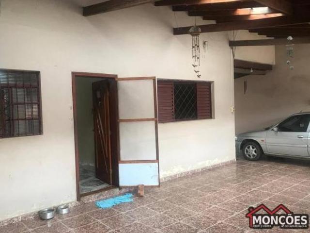 casa com 2 dormitórios e uma edícula nos fundos