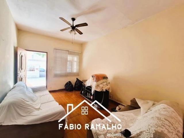 Casa com 2 dormitórios, edícula, e 3 vagas de garagens, à venda na Vila Arriete