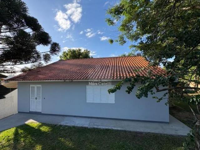 Casa com 2 dormitórios em amplo terreno na Cidade Alta