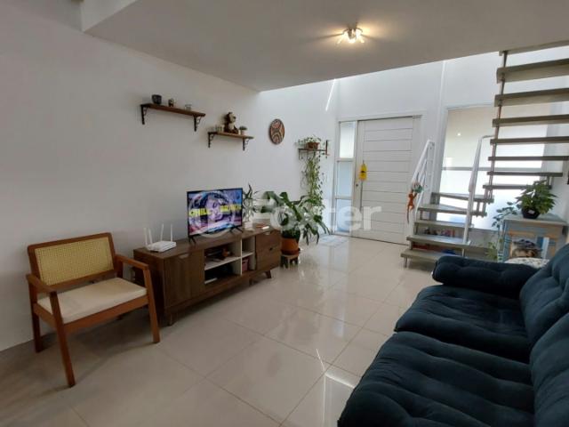 Casa em Condomínio com 2 dormitórios em Florianópolis