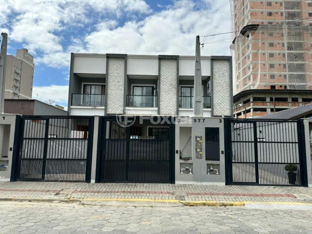 Casa com 2 dormitórios em Itapema