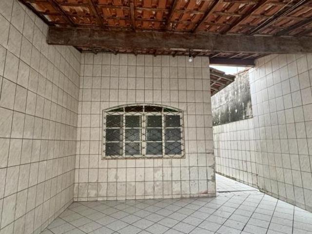 Casa com 2 dormitórios em Praia Grande SP