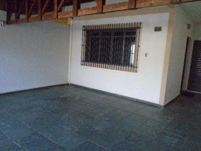 Casa com 2 dormitórios entre a USP e Ufscar