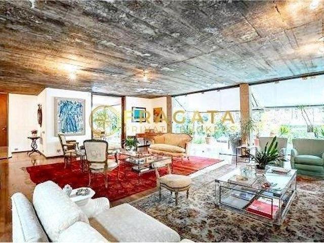 Casa com 2 dormitórios estilo americano, 2 suítes, 4 vagas de garagem 872 m² à venda Jardim Guedal