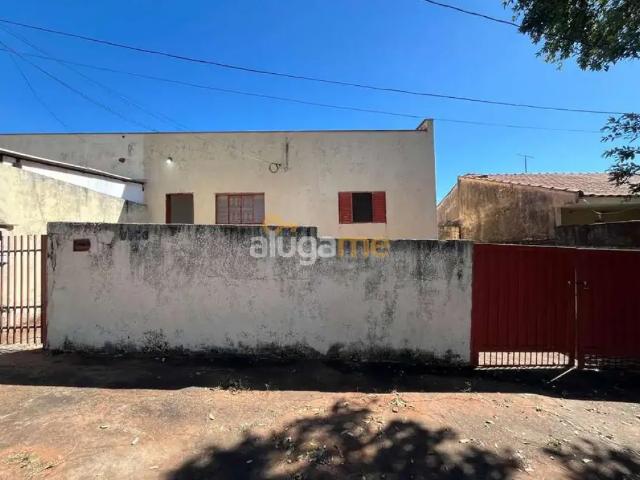 Casa com 2 dormitórios, garagem e cozinha ampla no bairro Eldorado