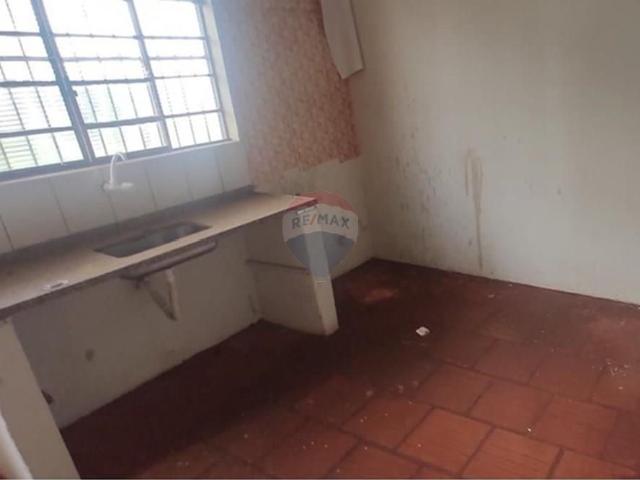 Casa com 2 dormitórios para alugar, por R$ 550,00