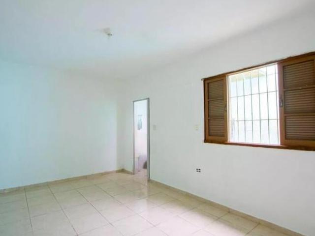 Casa com 2 dormitórios para alugar, 100 m² por R$ 2.742,00/mês Vila Linda Santo André/SP