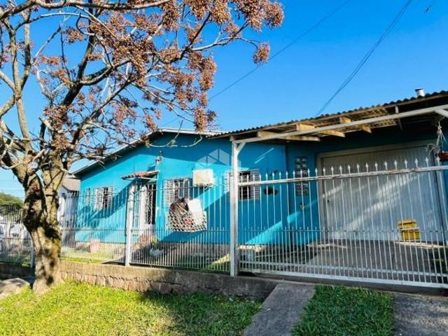 Casa com 2 dormitórios, pátio no bairro Esmeralda Viamão/RS