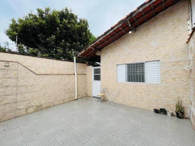 Casa com 2 dormitórios próximo à praia no bairro Balneário Europa