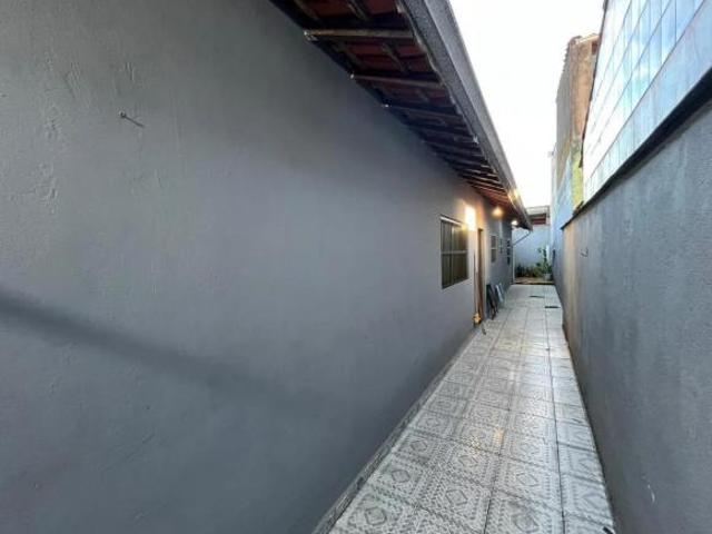 Casa com 2 dormitórios próximo à praia no bairro Vera Cruz