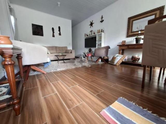 Casa com 2 dormitórios, reformada, com edícula e churrasqueira, bairro Santana