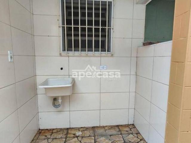 Casa com 2 Dormitórios, Suíte e Quintal Amplo!