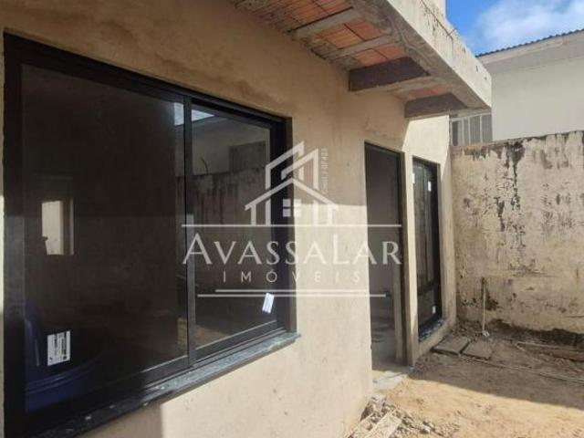 Casa com 2 dormitórios, suíte e terraço à venda no Alto Boqueirão Curitiba PR
