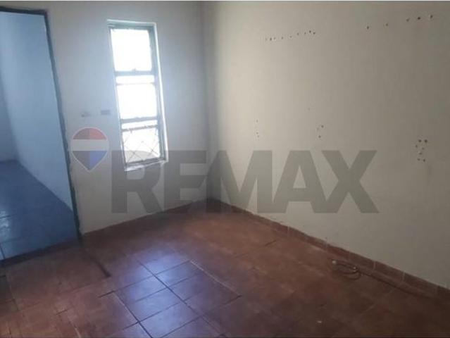 Casa com 2 Dormitórios, Sala, Cozinha, 1 Wc, Garagem para 2 carros
