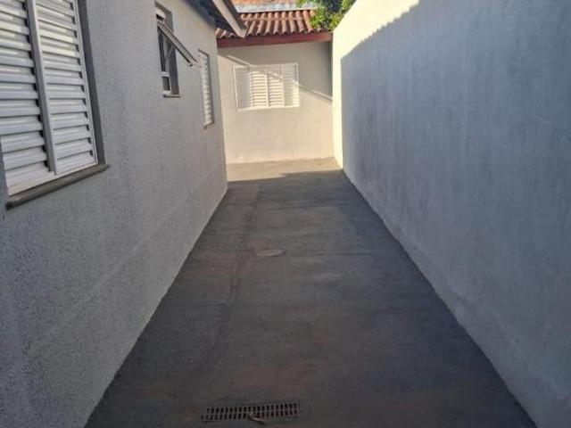 Casa com 2 dormitórios, Sala, cozinha ampliada, WC social, lavanderia, quarto. À venda, 107 m² por R