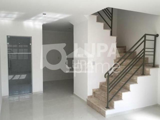 Casa com 2 dormitórios sendo suítes a venda Santa Teresinha