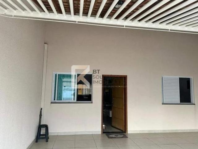 Casa com 2 dormitórios sendo 1 suíte à venda, 150 m² de terreno e 128 m² de área útil por R$ 659.000