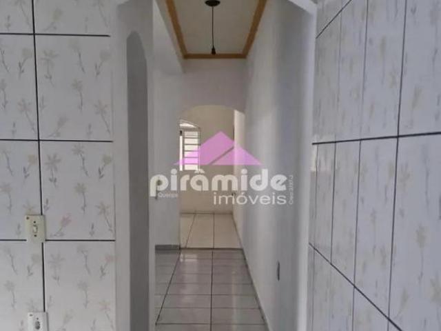 Casa com 2 dormitórios, sendo 1 suíte à venda, 284m² por R$ 430.000,00 Borda da Mata Caçapava /